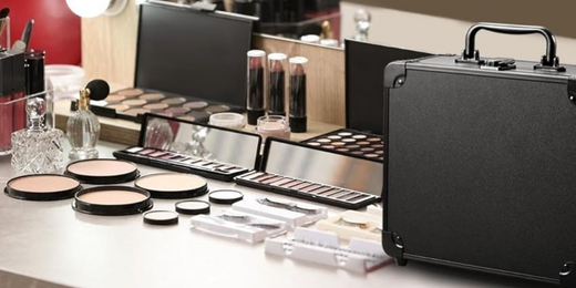 How to Organize Your Makeup: Tips and Tricks for a Clutter-Free Vanity ...